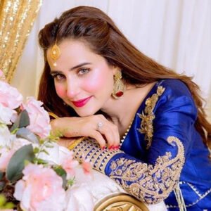 Sania Shamshad Height, Weight, Age, Body Measurement, Bra Size, Husband ...