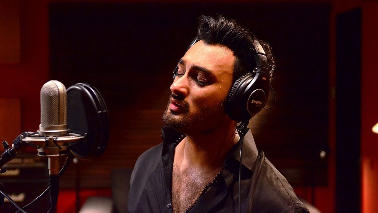Umair Jaswal Height, Weight, Age, Body Measurement, Wife, DOB - Hidden ...